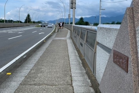 激坂48【無料】 | e-moshicom（イー・モシコム）